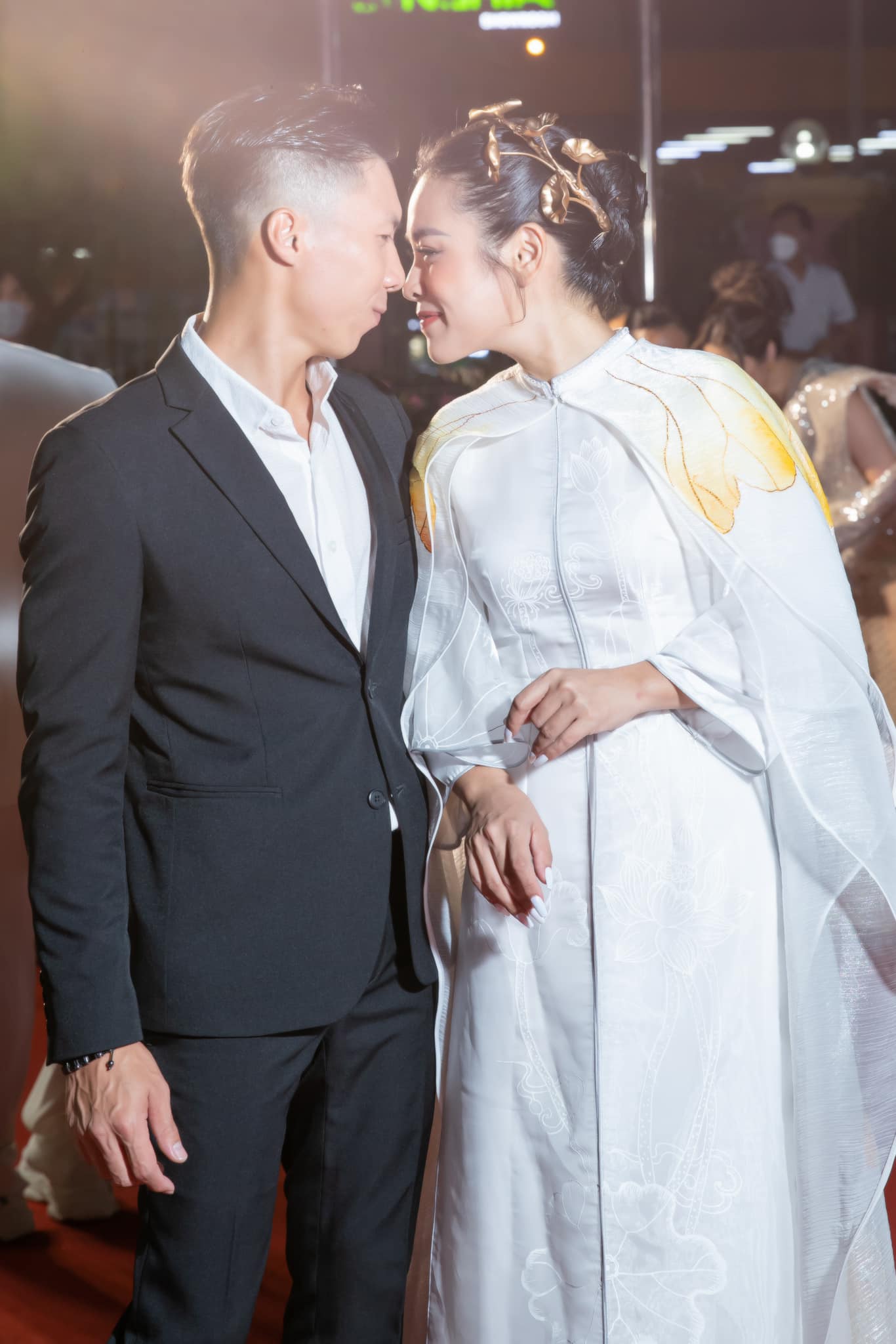 O Sen Ngọc Mai chia sẻ về khoảng thời gian vừa sinh con được 10 ngày chồng đã vắng nhà 3 tháng